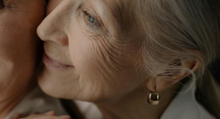 Verminder kraaienpootjes met botox - SKINiQ